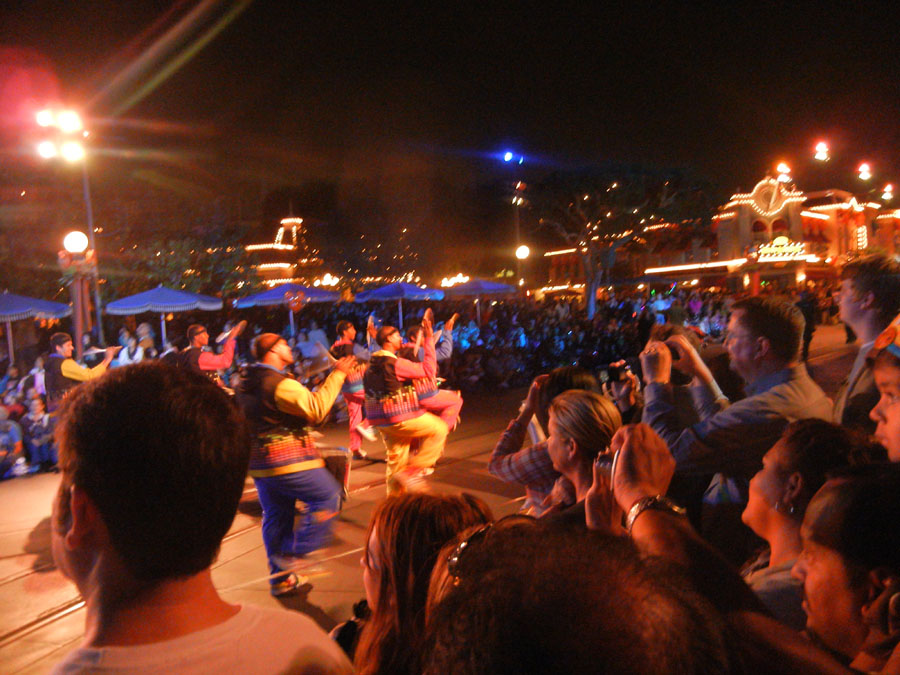 1,000 Pictures of Disneyland - Night Parade